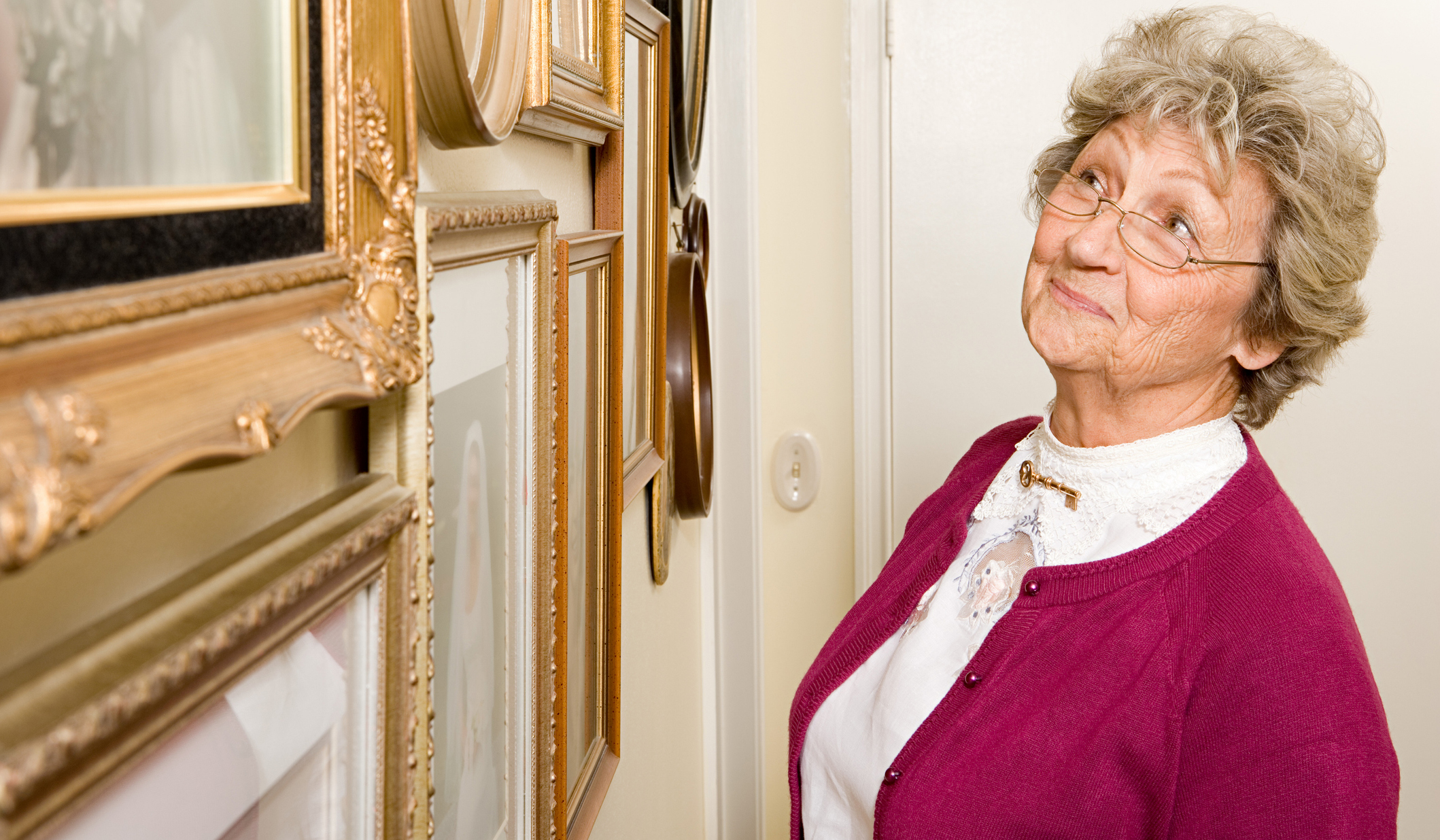 10 Ways to Help Your Loved One Feel at Home When Moving to Assisted Living